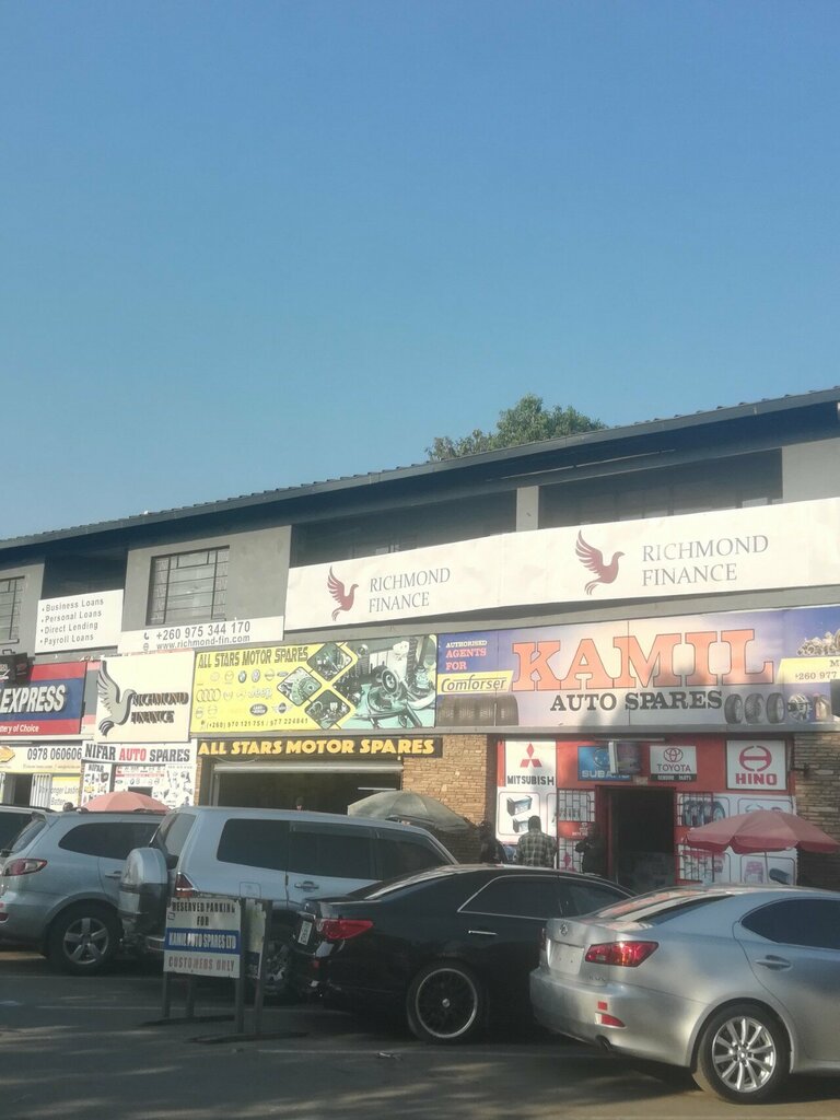 Otomobil yedek parçaları Kamil Auto Spares, Lusaka, foto