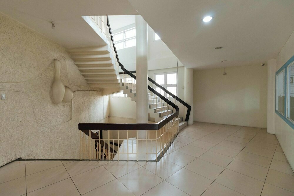 Otel RedDoorz Plus @ Edsa Congressional, Quezon Şehri, foto