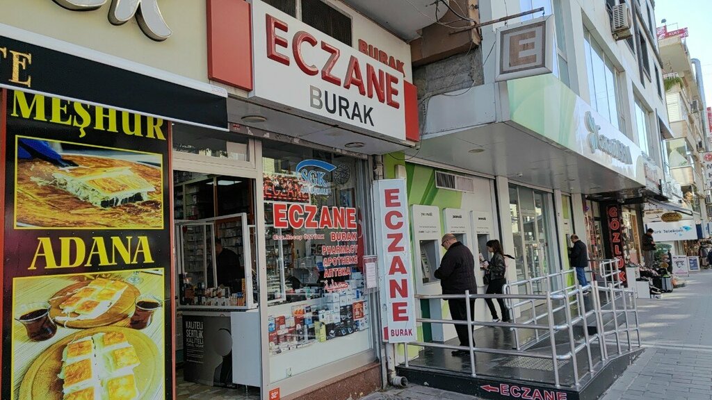 Eczaneler Burak Eczanesi, İstanbul, foto