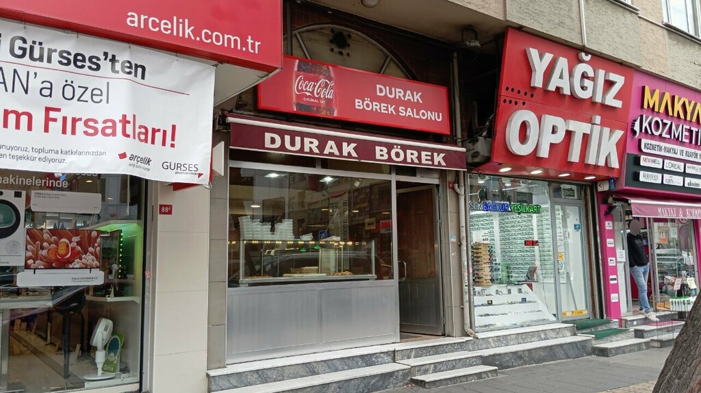 Ekmek fırını Durak Börek Salonu Esenler, İstanbul, foto