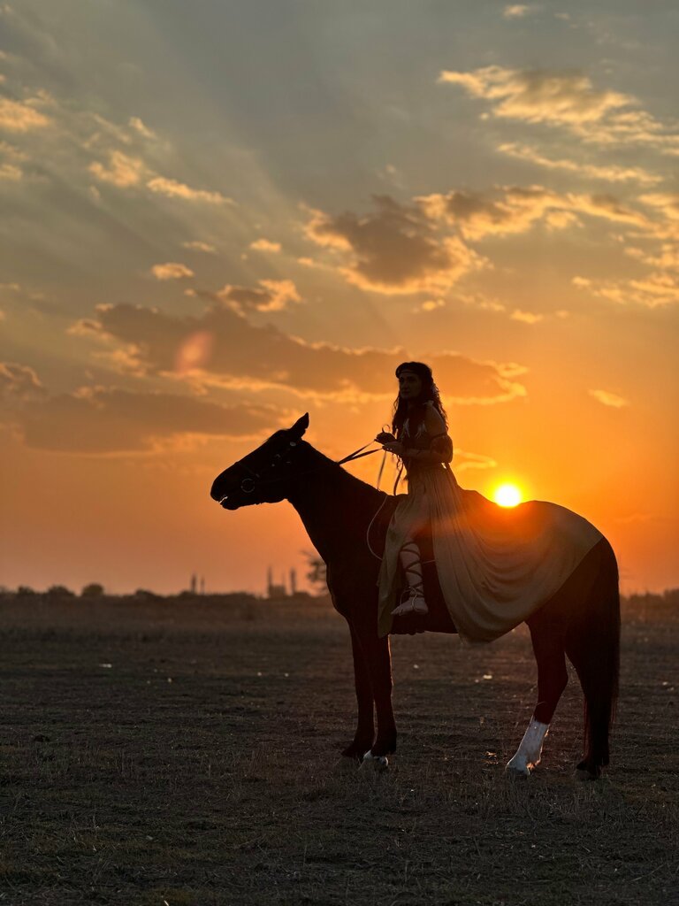 Spor okulları Mirage Horse Riding Club, Ararat, foto