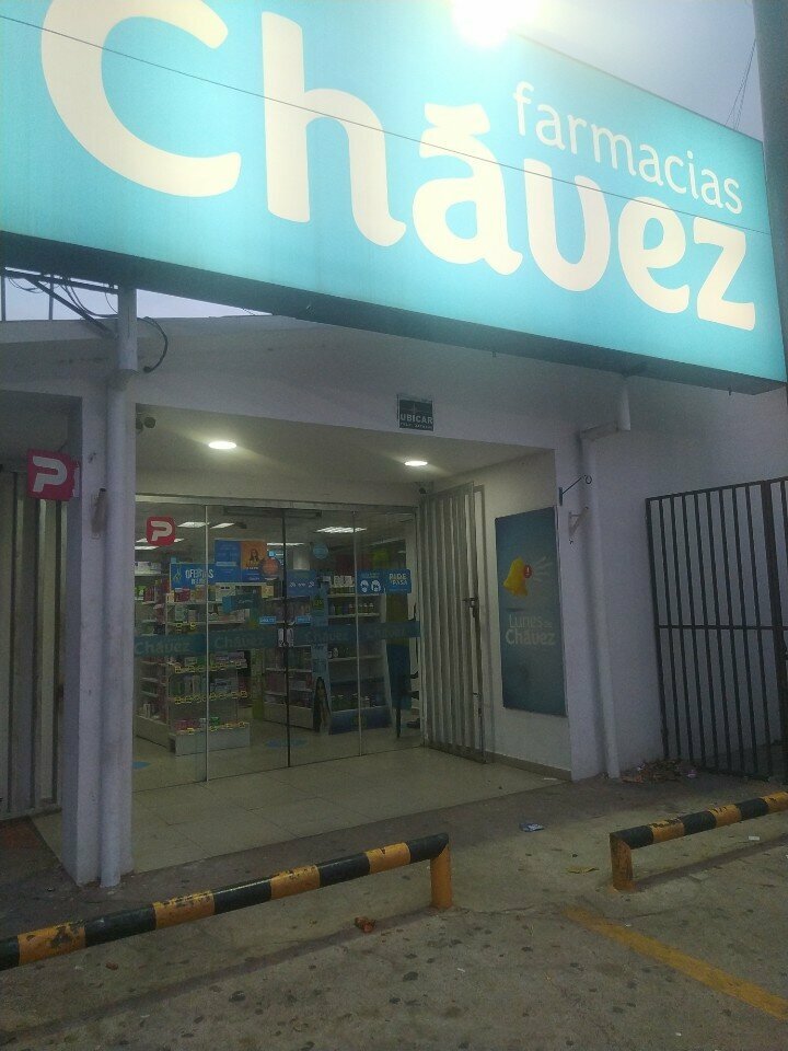 Eczaneler Farmacia Chavez, Santa‑Krus, foto