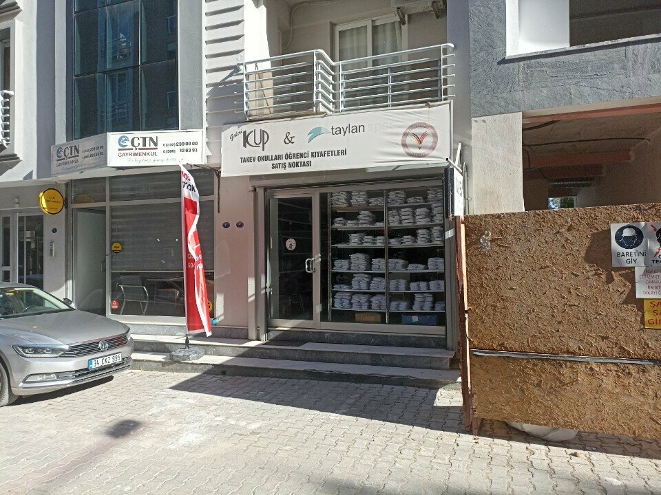 Spor giyim ve ayakkabı Galeri Kup Taylan Spor takev öğrenci kıyafetleri, İzmir, foto