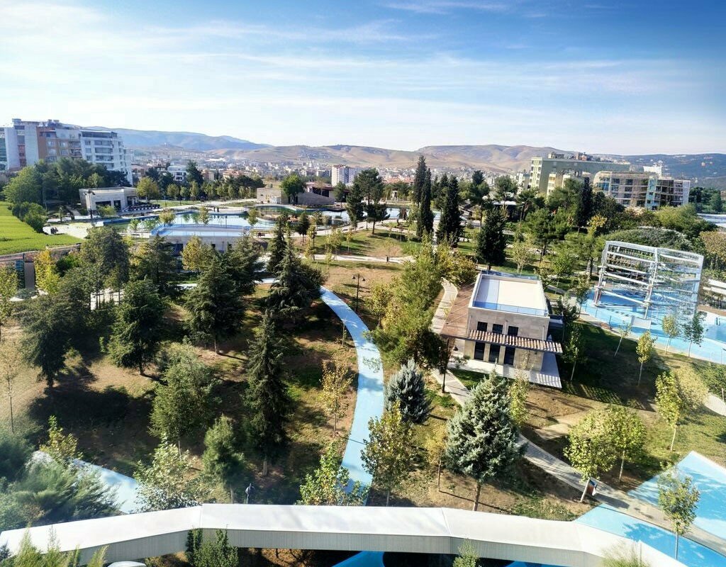 Kültür ve eğlence parkları Kızlar Tepesi Parkı, Siirt, foto