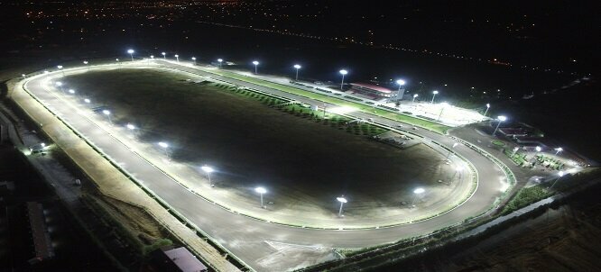 Restoran Türkiye Jokey Kulübü Veliefendi Hipodromu Vıp Salonu, İstanbul, foto