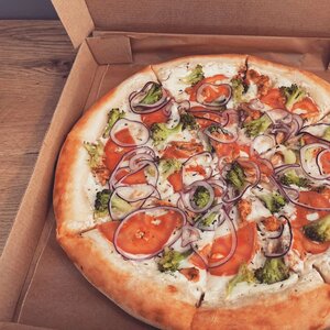 Добрый Повар (Sovetskaya ulitsa No:13), pizzacılar  Svetly'den