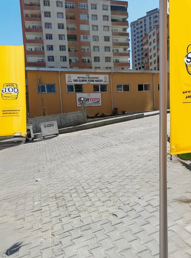 Yüzme havuzları Yalım Yüzme Havuzu, Artuklu, foto