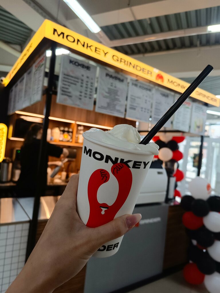 Kahve dükkanları Monkey Grinder, Kirov, foto