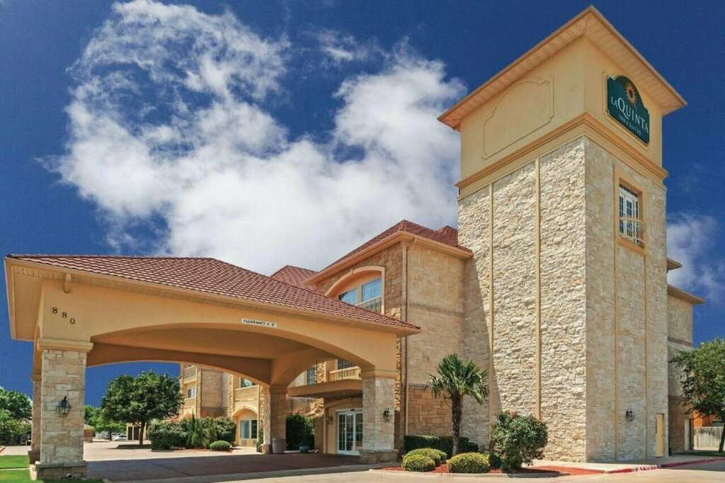 Otel La Quinta Inn & Suites by Wyndham Granbury, Granbury, foto
