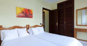 Hotel Andorra (Avenida Antonio Domínguez No:5, Arona), otel  Playa de las Americas'tan