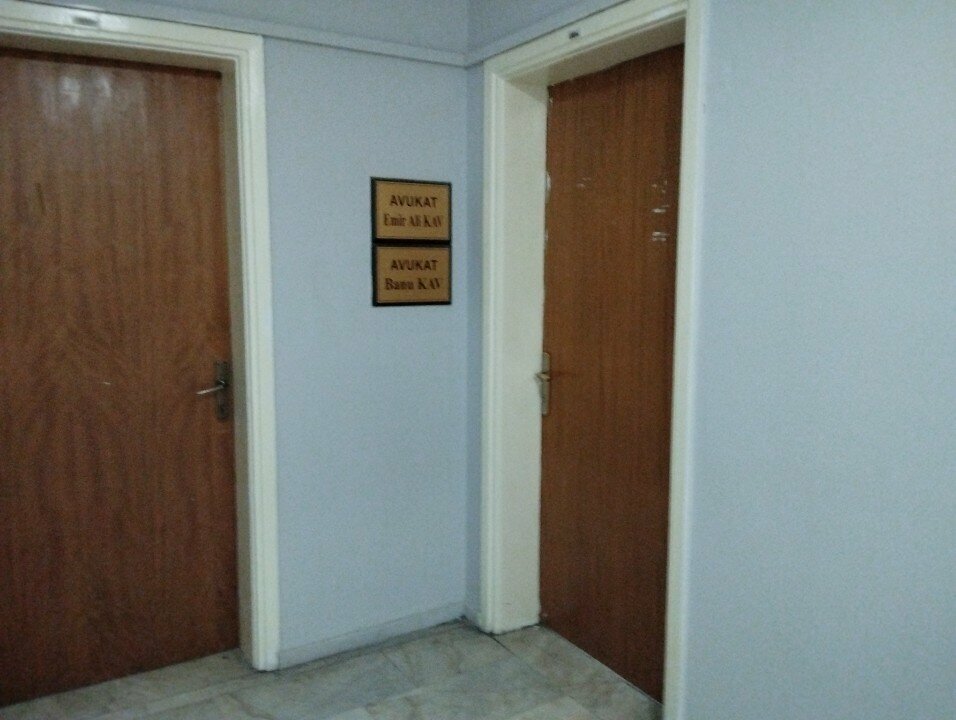 Avukatlar Emir Ali Kav, İzmir, foto