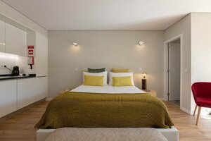 Studio 183 (Porto, Vila Nova de Gaia, Rua da Boavista, 183), otel  Porto'dan