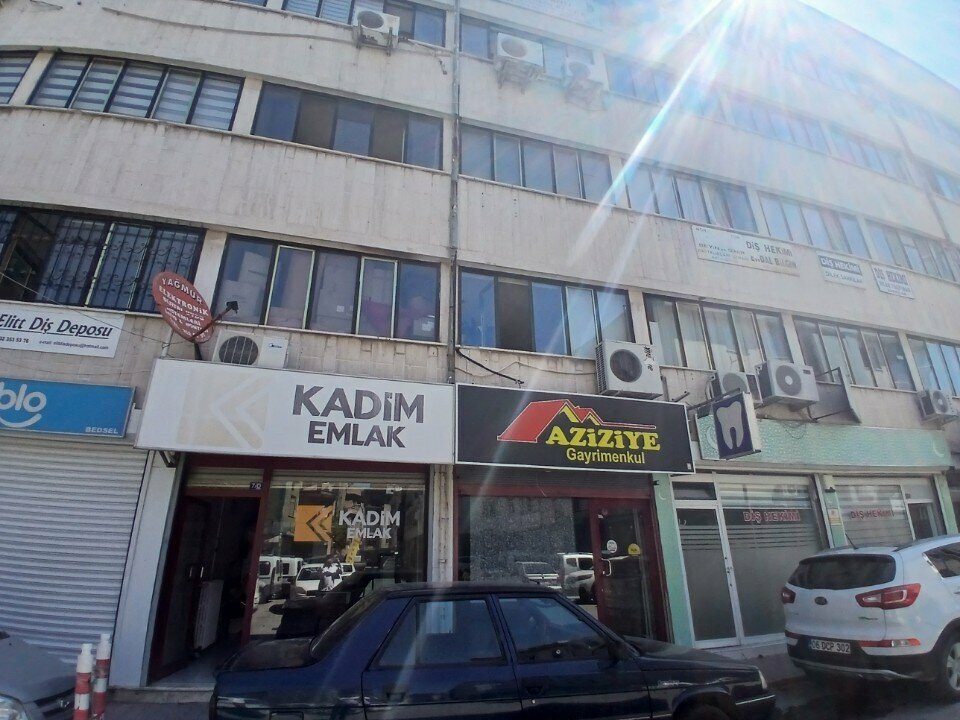 Emlak ofisi Kadim Emlak, Konya, foto