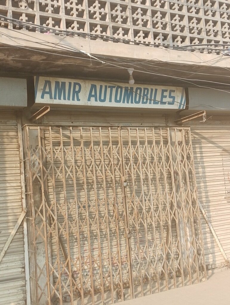 Otomobil servisi Aamir automobile, Karaçi, foto