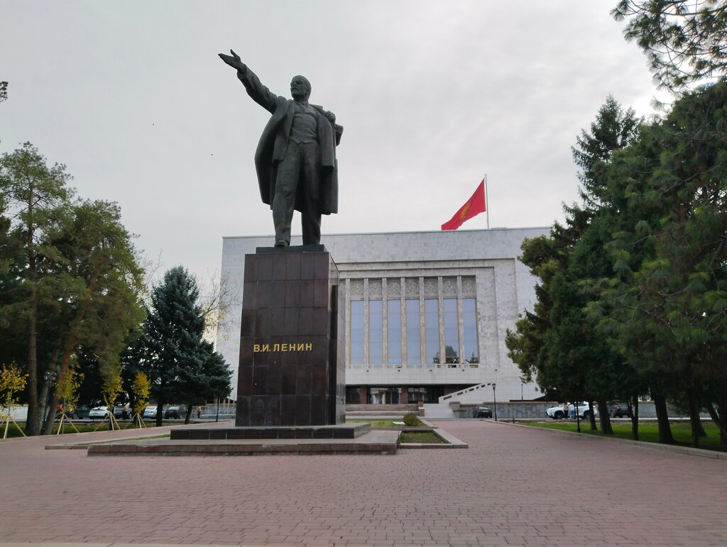 Anıt, heykel Vladimir Lenin monument, Bişkek, foto