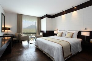 Cendeluxe Hotel - Managed by H & K Hospitality (Đường sắt Việt Nam, Tuy Hòa), otel