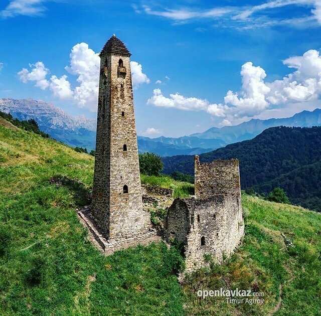 Turistik yerler Боевая башня тейпа Картоевых, İnguşetya, foto