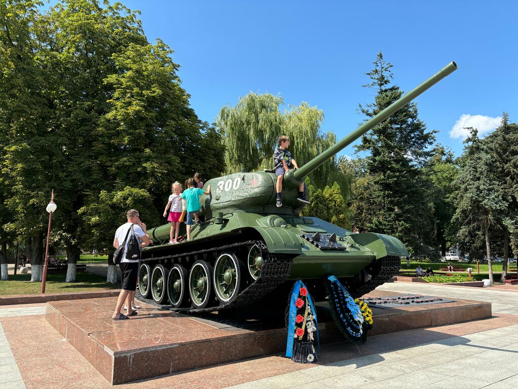 Teknoloji anıtı Танк Т-34, Bobruisk, foto