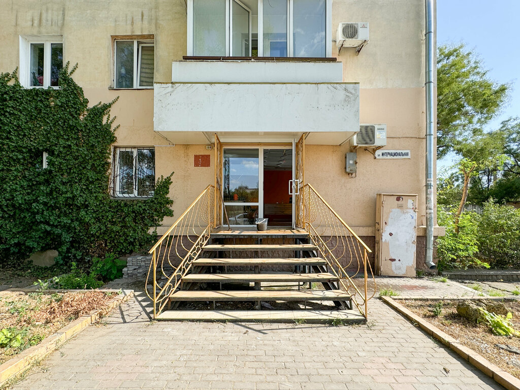 Heykel ve mezarlık taşı üreticileri Etalon-granit, Yevpatorya, foto