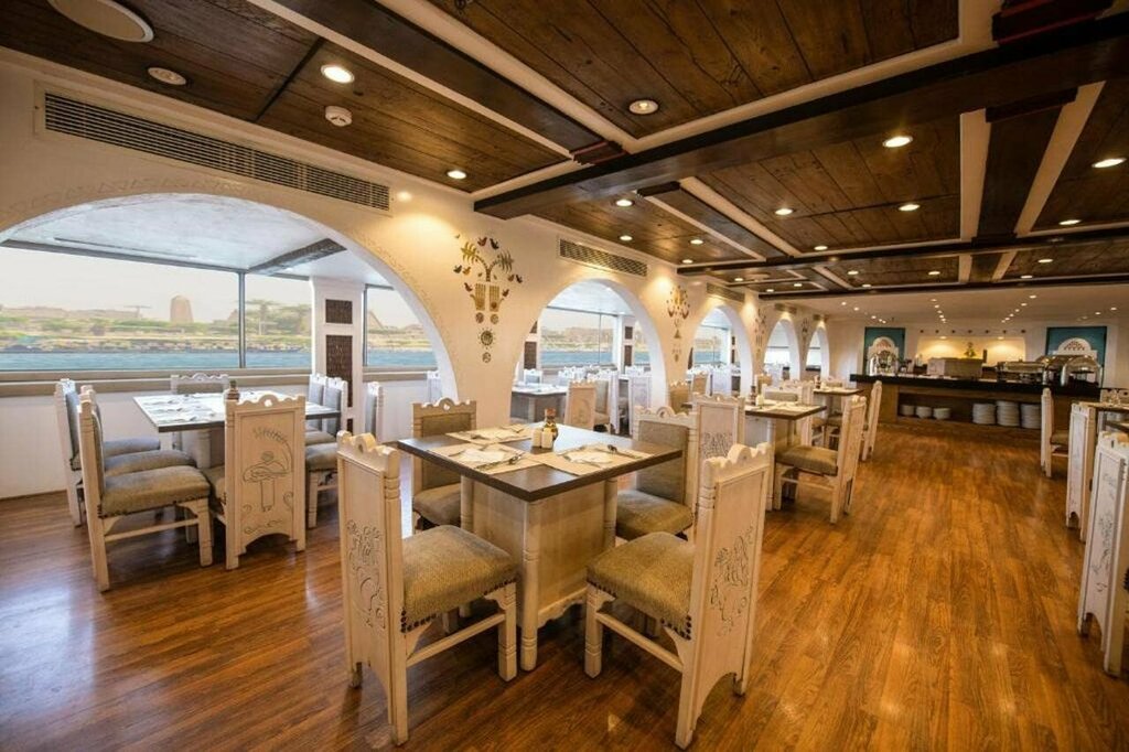 Otel Sunrise Mahrousa Cruise, El‑Uksur, foto