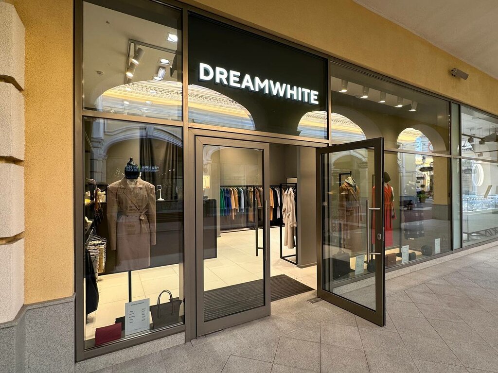 Dış giyim mağazası DreamWhite, Saint‑Petersburg, foto