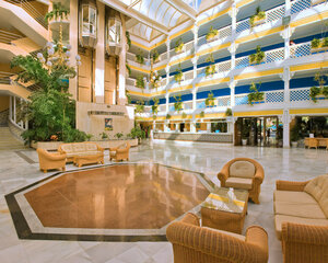 Vera Playa Club (Avda. de Barcelona s/n), otel
