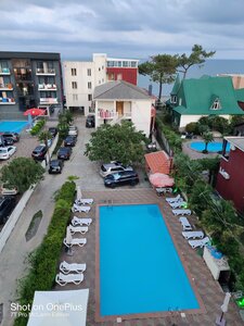 Guest house Ambiance (Davit Agmanenebeli Avenue No:351, Kobuleti), otel  Kabuletti'den
