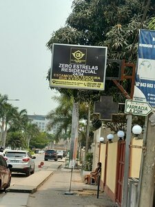 Residencial Zero estrelas (Luanda, Rua III), otel  Loanda'dan