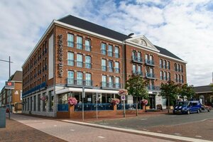 Hotel Roermond Next Door (Limburg, Nuth, Stationsplein, 4), otel  Roermond'dan