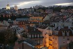 Casa Das Janelas com Vista (Rua Nova do Loureiro No:35), otel  Lizbon'dan