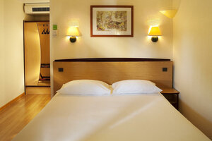Hotel Campanile Nimes Centre - Mas Carbonnel (Occitanie, Gard, Arrondissement de Nîmes, Nîmes, Rue de San Lucar), otel  Nîmes'den