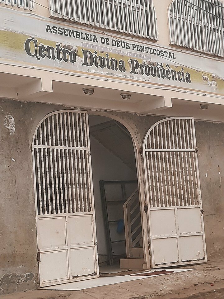 Dini dernekler Assembleia de Deus Pentecostal, Loanda, foto