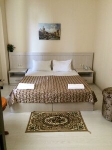 Versal (ulitsa Krupskoy No:8/5, zhiloy massiv Pashkovskiy, Krasnodar), otel  Krasnodar'dan