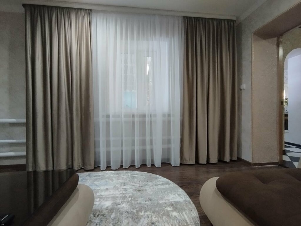 Perde ve korniş üreticileri Дом штор Агарковой, Stavropolski krayı, foto