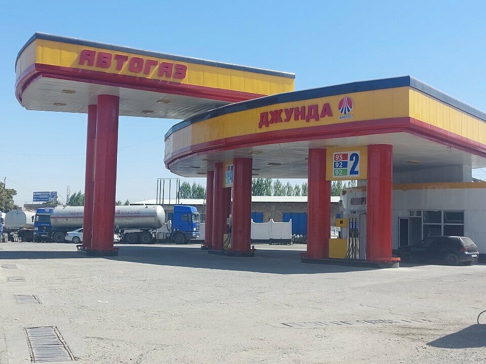 Benzin istasyonu Azs Pamir - Alay, Oş İli, foto