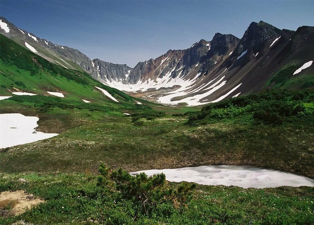 Dağ zirvesi Гора Летняя Поперечная 1417 м, Kamçatski krayı, foto