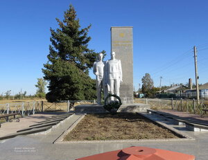 Братская могила (ulitsa Mira No:6А, khutor Parshikov), anıt, heykel  Rostovskaya oblastından