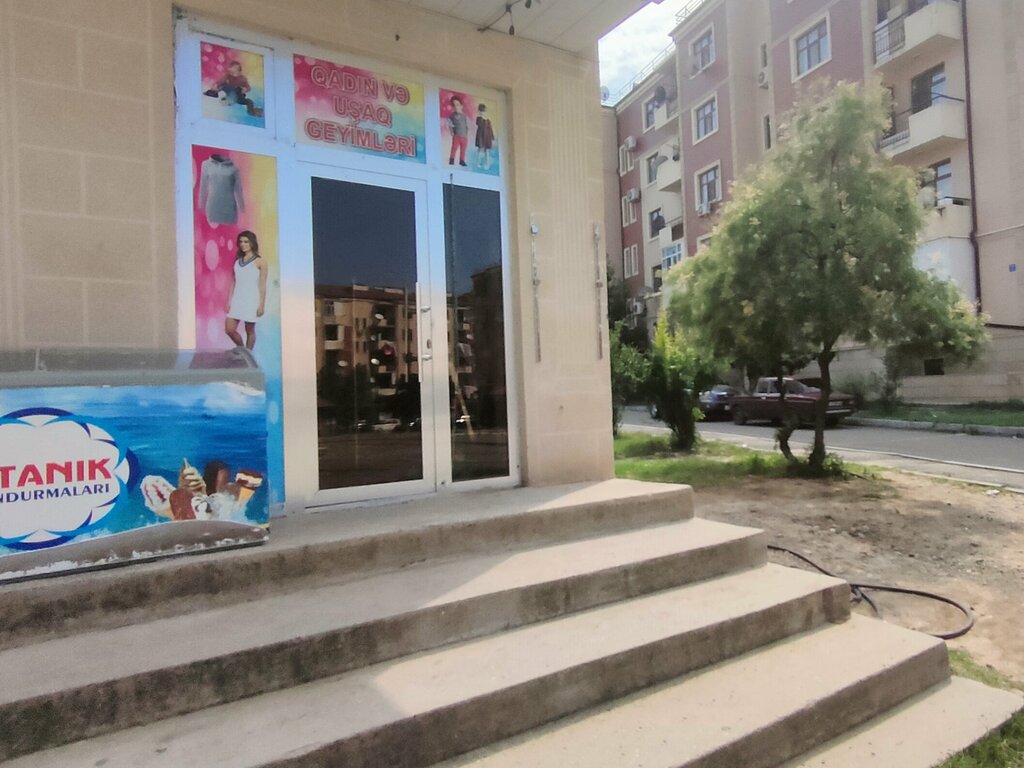 Çocuk mağazaları Qadın Və Uşaq Geyimləri, Gence, foto
