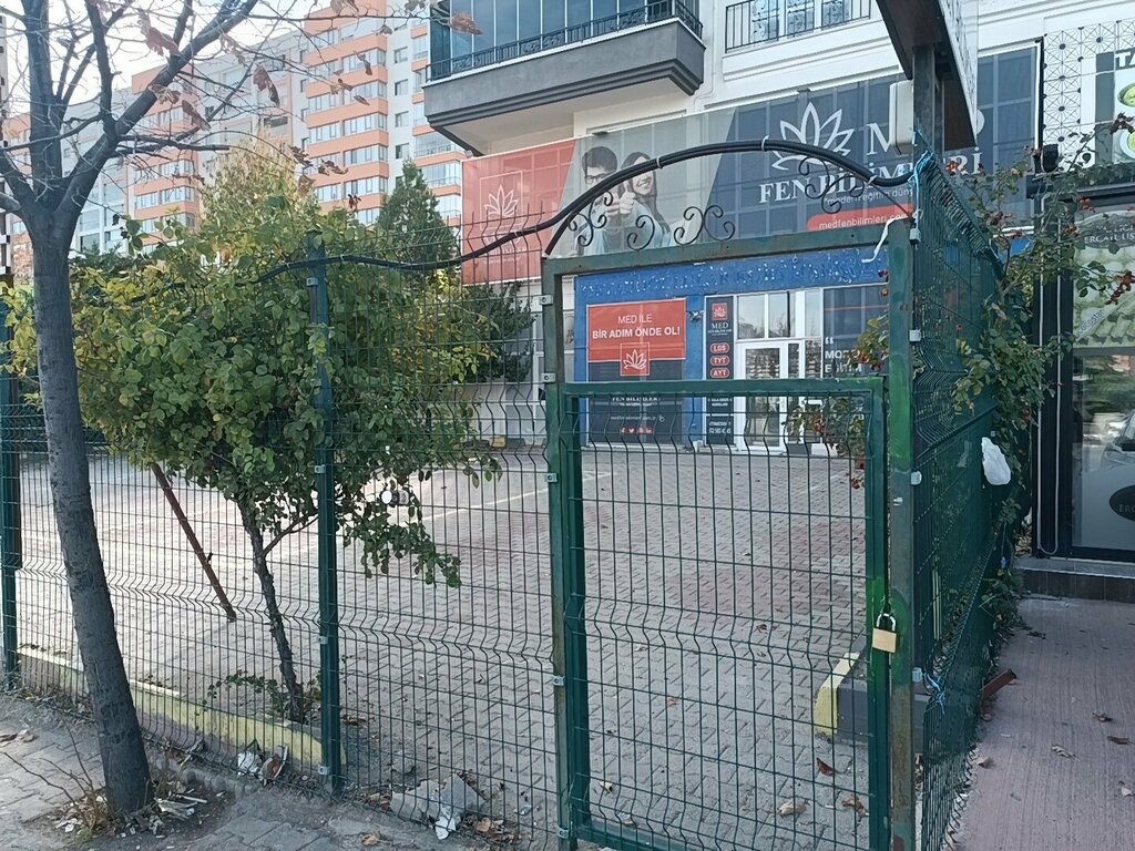 Kurs Med Fen Bilimleri Ahi Mesut Şubesi, Ankara, foto