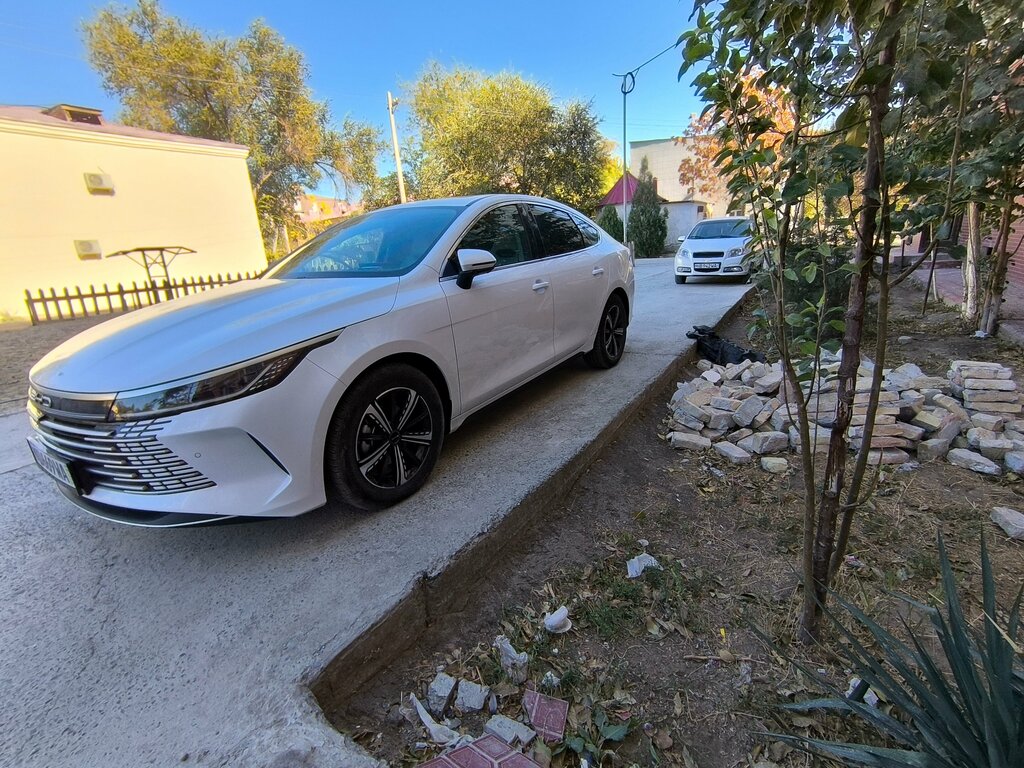 Otomobil satış galerileri Sharq AvtoSavdo, Ürgenç, foto