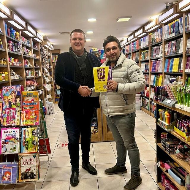 Kitap mağazaları Serüven Kitabevi, İzmir, foto