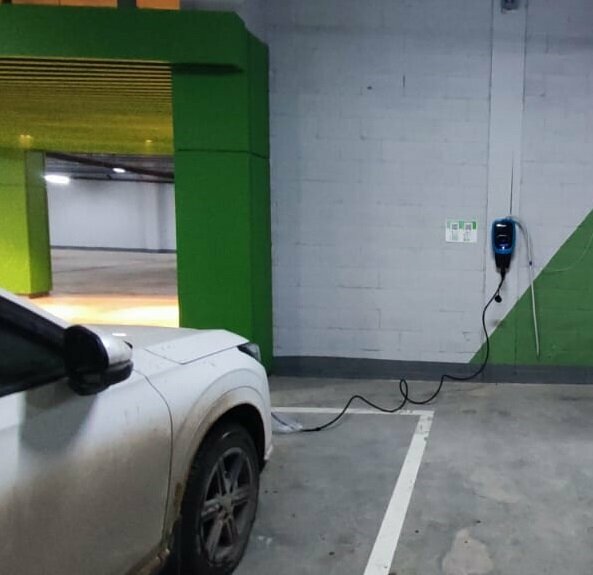 Elektrikli oto şarj istasyonları  eDrive, Astana, foto