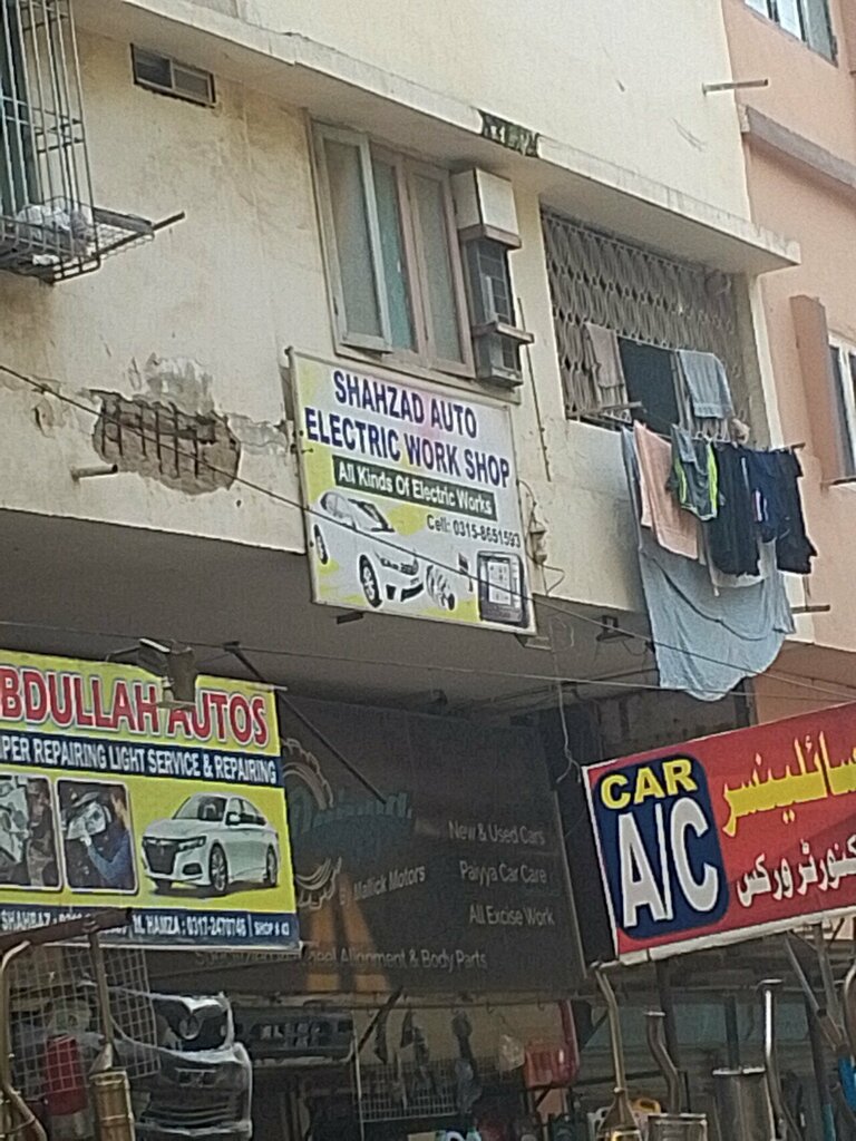 Otomobil satış galerileri Shahzad Autos, Karaçi, foto