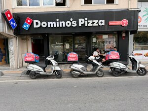 Domino's Pizza (Atatürk Cad., No:7/A, Ayazağa , Sarıyer, İstanbul), pizzacılar  Sarıyer'den