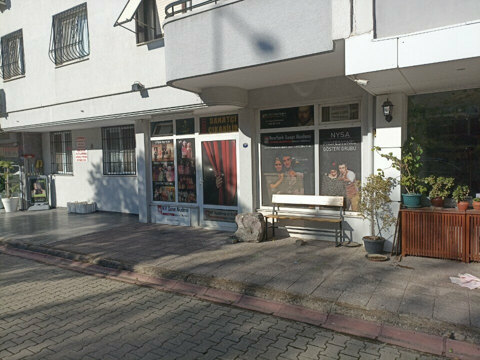 Sanat atölyeleri New York Sanat Akademi, İzmir, foto