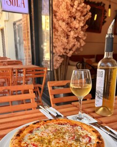 Sola (İzmir, Konak, Cumhuriyet Blv., 284D), kafe  İzmir'den