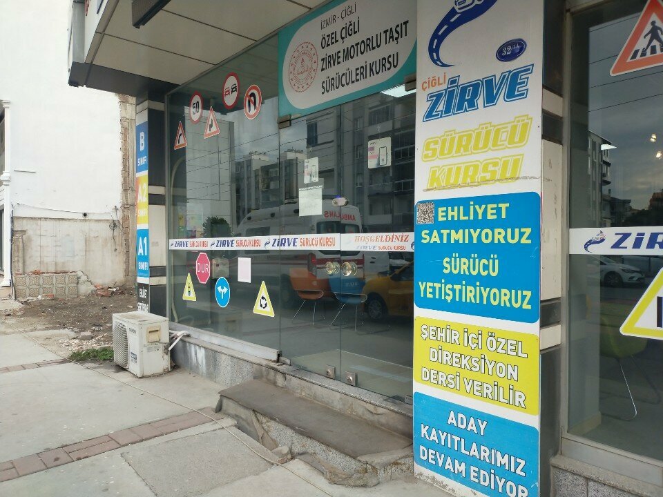 Sürücü kursları Zirve Sürücü Kursu - Çiğli, İzmir, foto