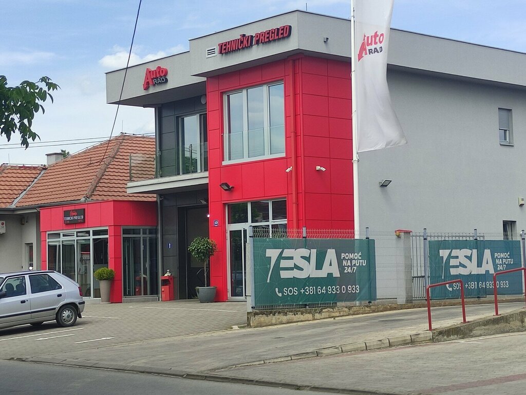 Oto yıkama Auto Rad Rent a car, Novi Sad, foto
