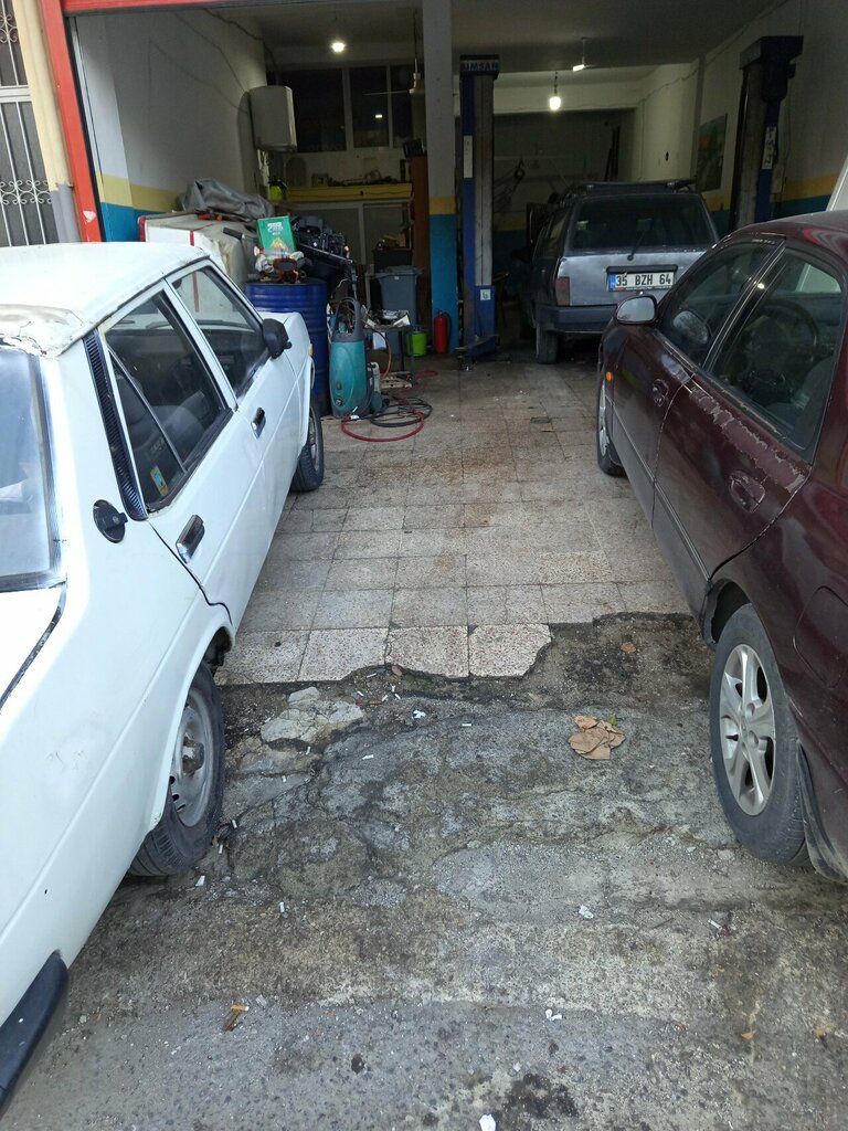 Otomobil servisi Kardeşler Oto Tamir Ve Bakım Servisi, İzmir, foto