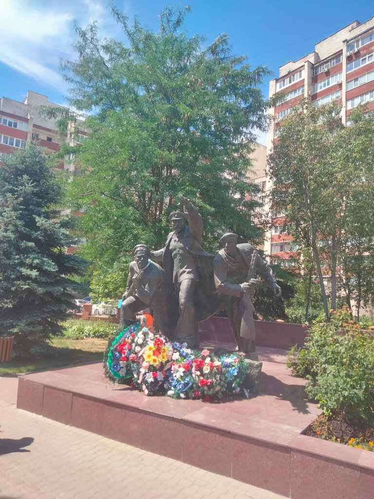 Anıt, heykel Братская могила моряков-десантников, Yevpatorya, foto